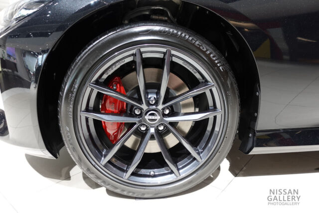 フェアレディZ(RZ34型)のタイヤサイズ・ホイールサイズ | 日産ギャラリーフォトギャラリー