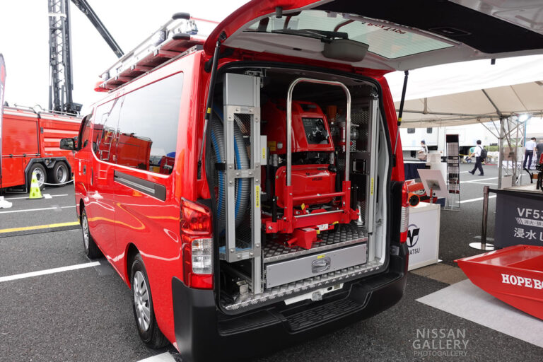 日産キャラバンをベースにした「トーハツ株式会社 多機能型積載車 ワンボックスⅡ型」 | 日産ギャラリーフォトギャラリー